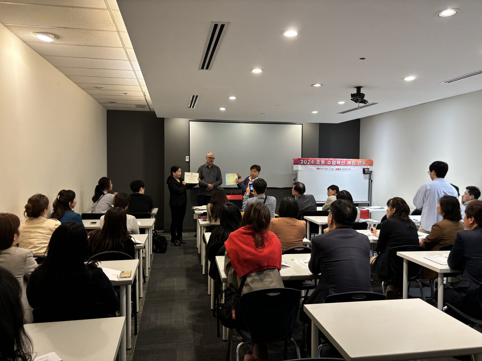 Korean Educational Delegation Visited Toronto eSchool Today - Toronto ...